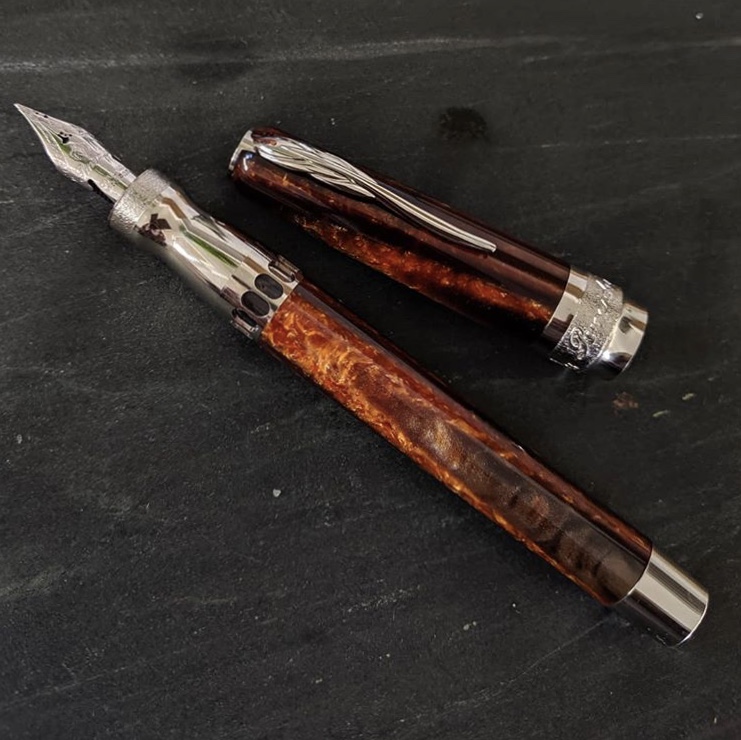 Pineider Arco Fountain Pen Review - Pen Chalet