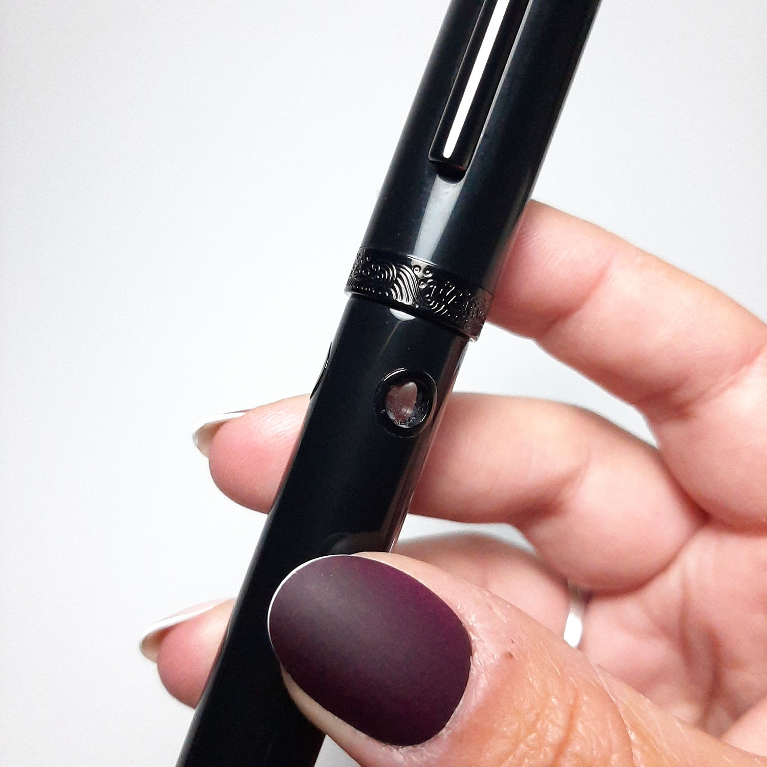 1Nahvalur Nautilus Fountain Pen Review center ring copy - Pen Chalet