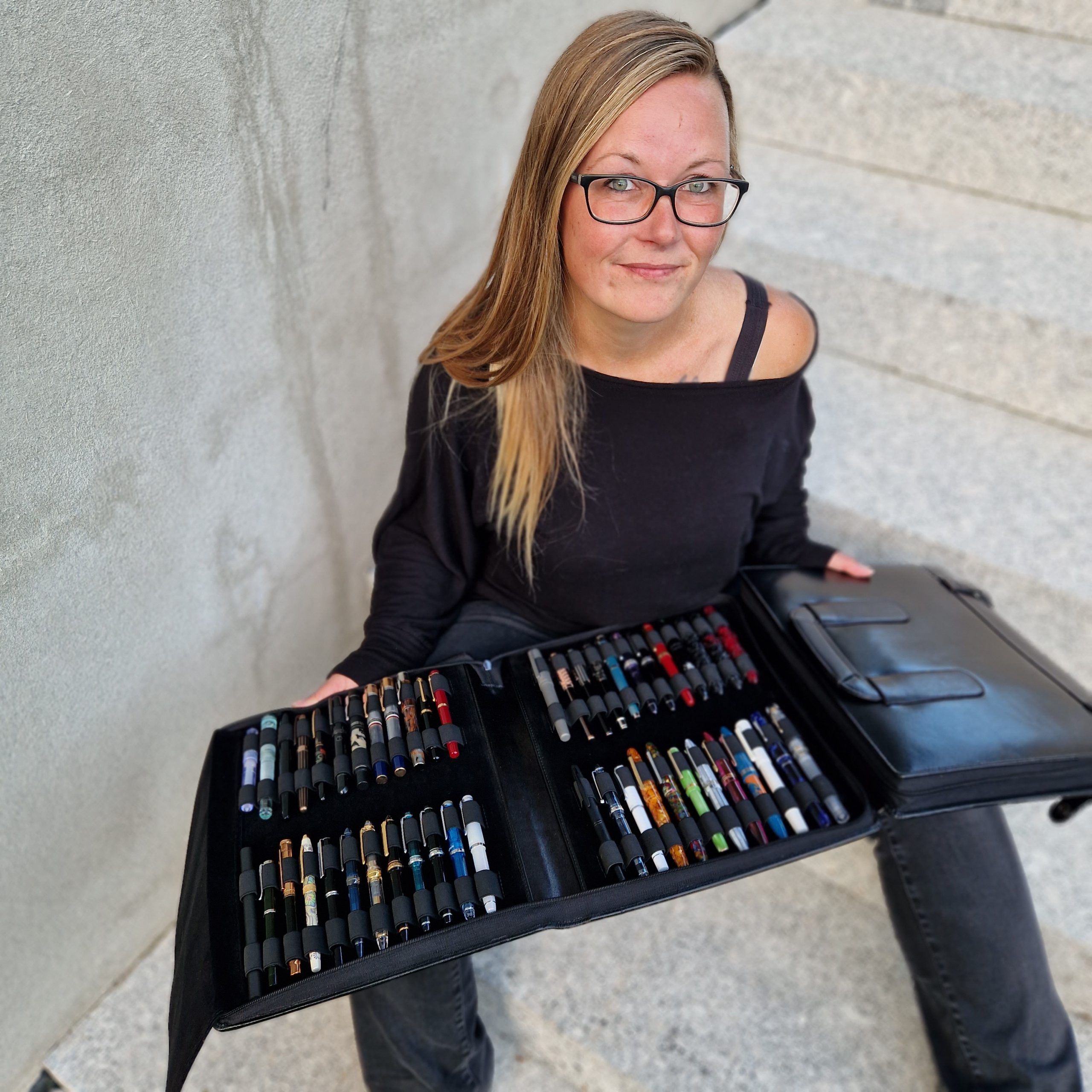 Huge Pen Storage Case Review: Girologio 96-Pen Briefcase - Pen Chalet